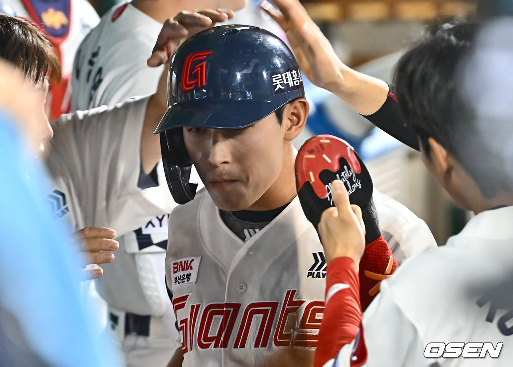 '마황의 질주는 계속된다' 황성빈, 2025시즌 50도루 넘어 30년 만의 롯데 도루왕 도전