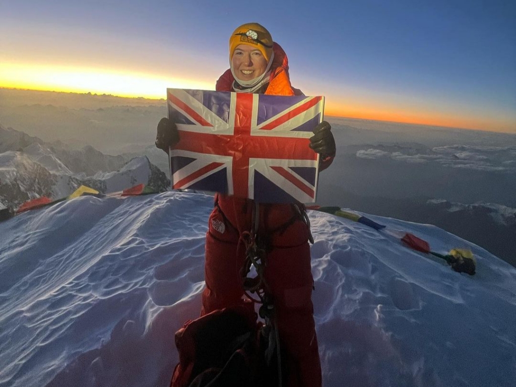 8000m 14좌 여성 최연소 완등…23세 영국인, 새 역사 썼다