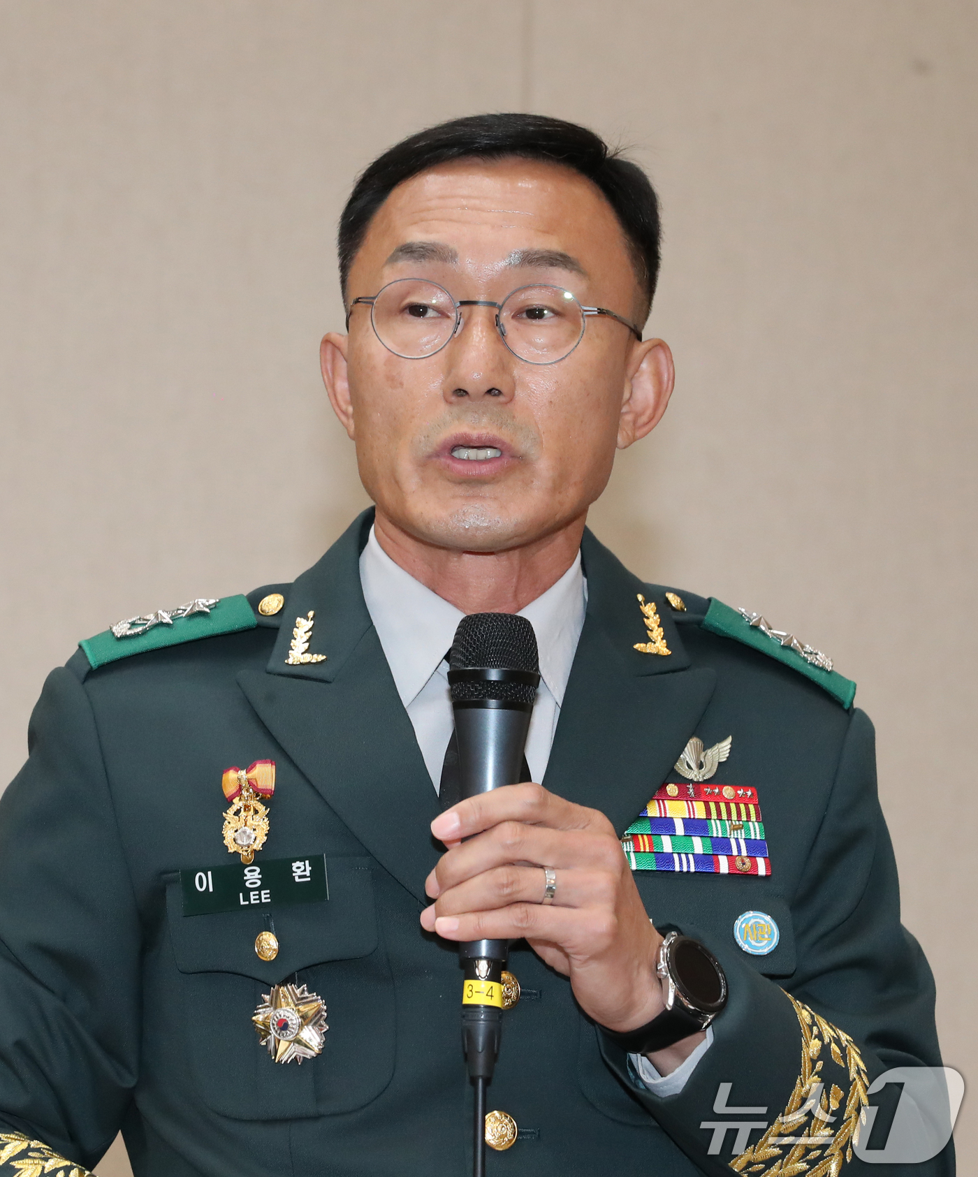 [국감]답변하는 이용환 3군사관학교장