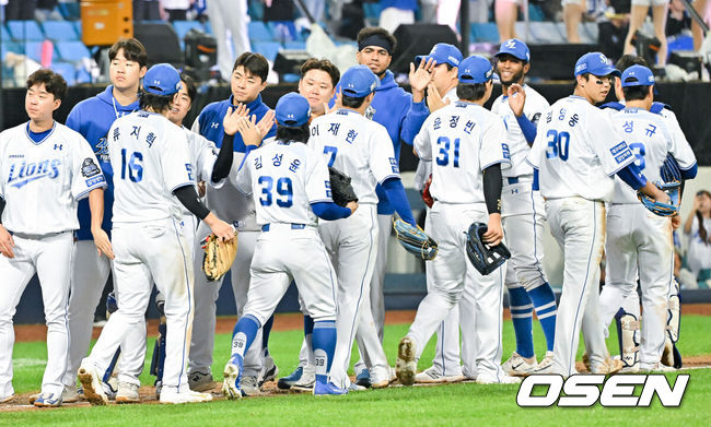 LG, PO 3패 탈락 위기에도 잠실 만원관중…PS 15G 연속 매진, 누적관중 22만48000명 [PO3]