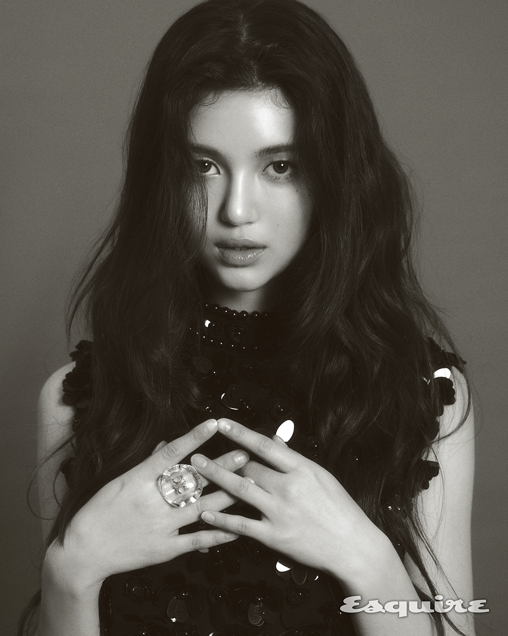 뉴진스 다니엘, 이국적인 미모…도도한 공주님 혹은 화려한 예술가