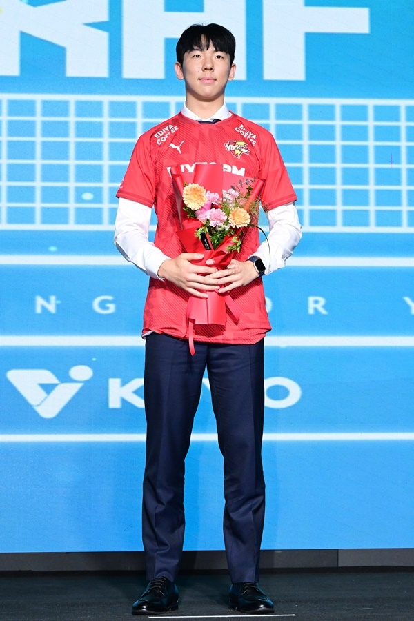 204cm 국대 MB 놓친 한국전력, 194cm 고교생 공격수 택했다…“공격력 봤다, 임성진 군입대 대비” [MK강서]
