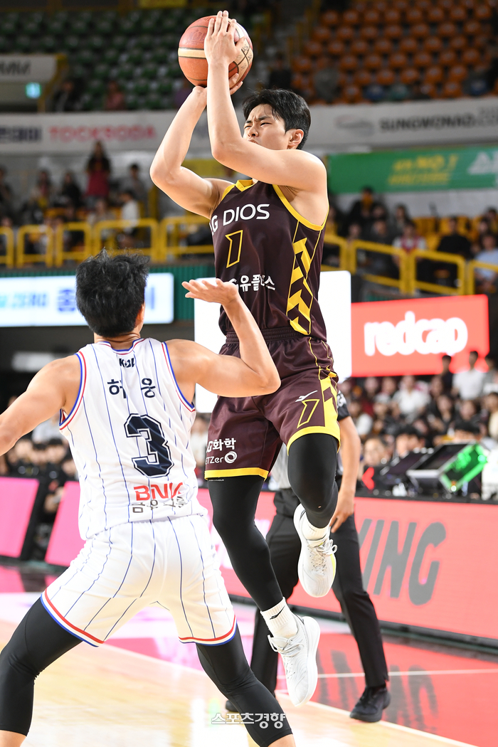 ‘마레이 더블더블’ LG, KCC 꺾고 개막 2연승