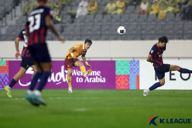 아시아가 놀란다... ‘아사니 멀티골’ 광주, ‘말레이시아 최강’ 조호르에 3-1 승리···‘ACLE 3연승 선두 질주’ [MK용인]