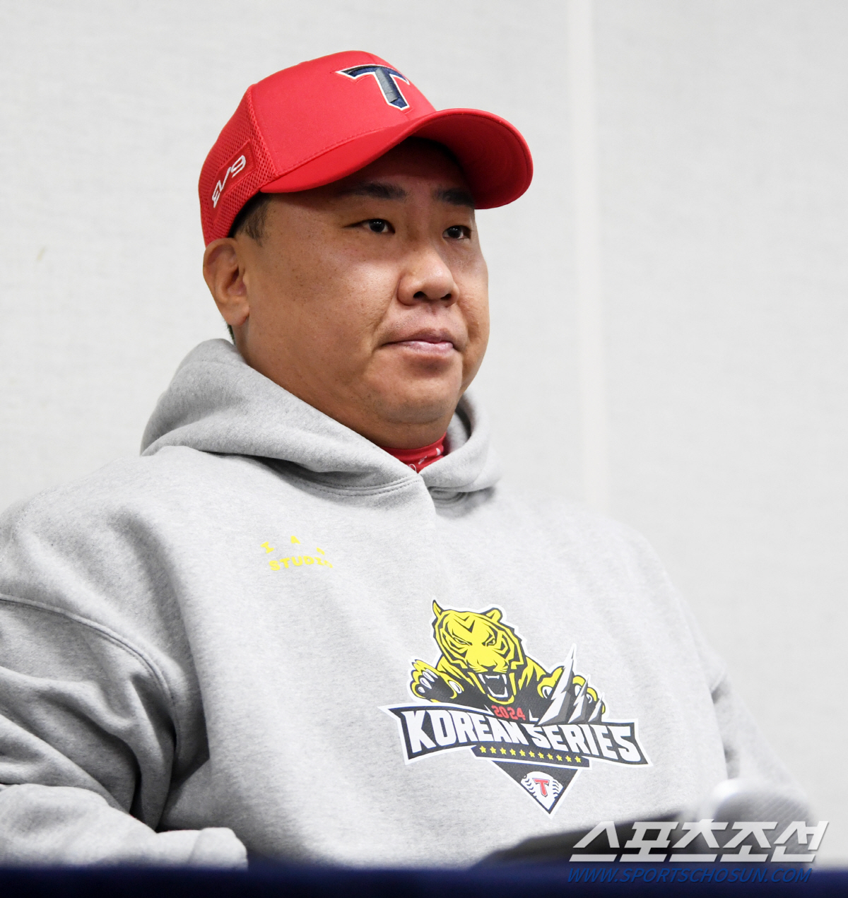 V11 결정했던 대투수, 7년 만의 KS 출전…KIA 이범호 감독 "5~6이닝만 버텨주길"[KS 현장]