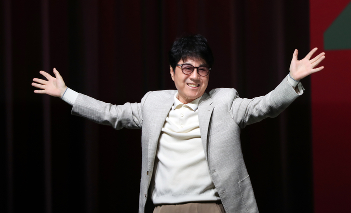 Cho Yong-pil comes back with his 20th album for the first time in 11 years