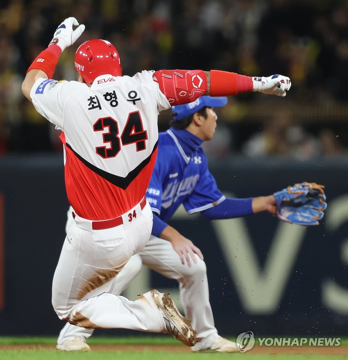 쓰러지고 지쳐도 뛰고 또 뛴다…KS 빛내는 이적생들