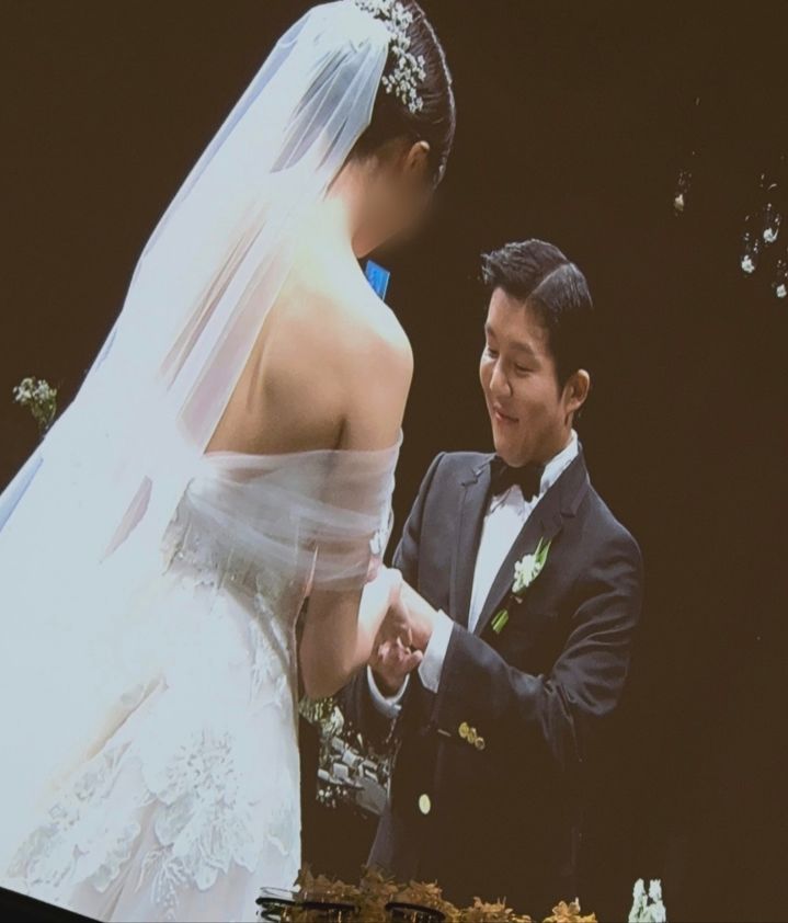 효민 조세호 9살연하 ♥아내 공개단아한 미모