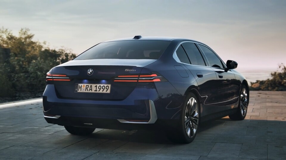 메르세데스 벤츠, BMW 꺾고 10월 수입차 판매량 1위 등극... 모델별 1위는 E200 | M투데이