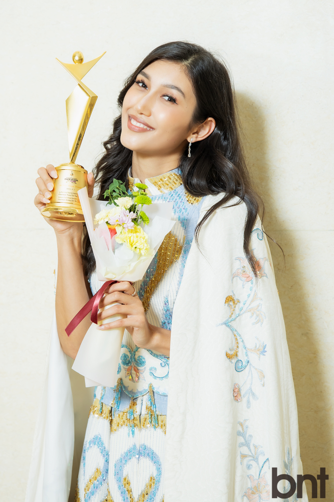 모델 사라(SARA) 'FACE OF AISA GRAND PRIZE AWARDS 수상자의 화사한 미소' [포토]