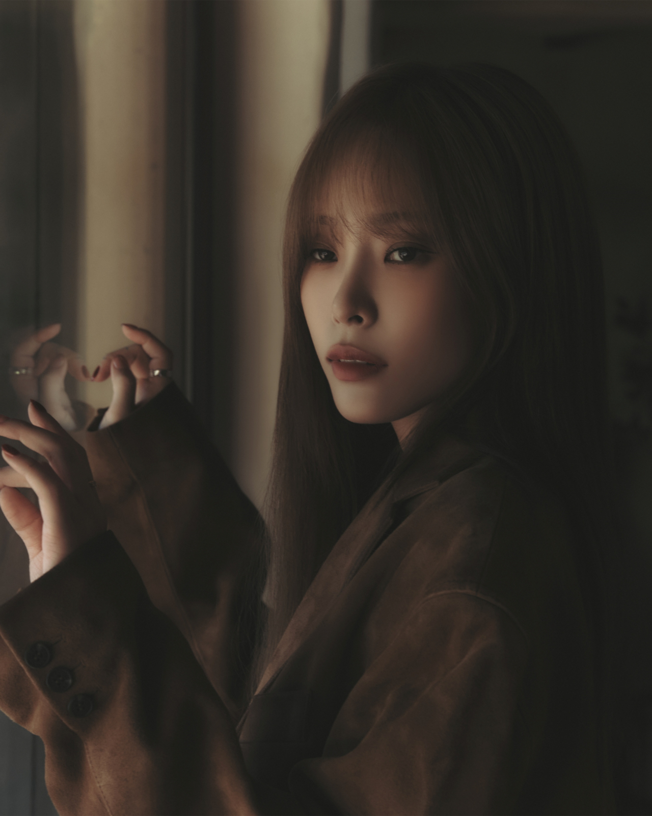 [Herald Interview] Heize explores depths of longing in new EP ‘Fallin’