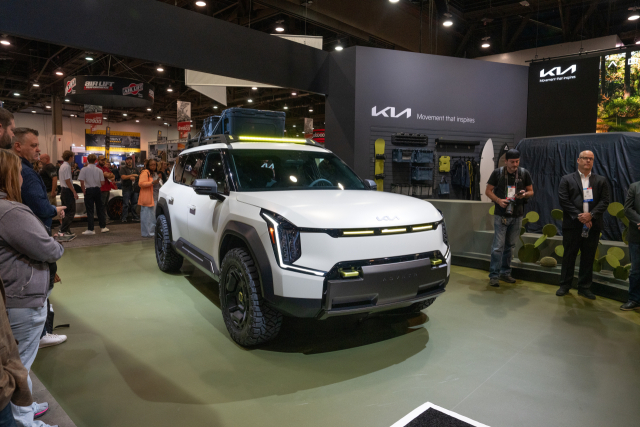 기아, 캠핑 '끝판왕' 콘셉트카 EV9어드벤처·PV5위켄더 공개