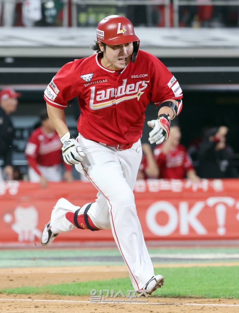 역대 최고액, 6년 계약, 전액 보장 110억원…SSG는 3번 모두 최정에게 '진심'이었다 [IS 포커스]