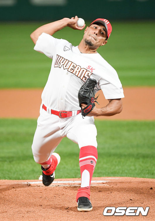 ‘KKKKKK’ 5이닝 무실점…‘ERA 6.17’ KBO 최초 흑역사 외인의 대반전, 프리미어12 첫 승 이끌다