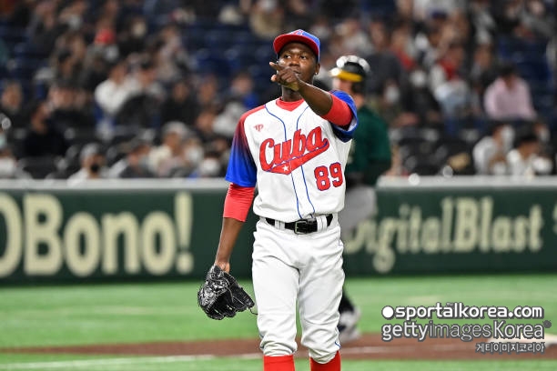 설마 우려가 현실 되나...류중일호, 'NPB 1점대 ERA 특급 에이스' 日 다카하시-쿠바 모이넬로 차례로 만날 가능성↑