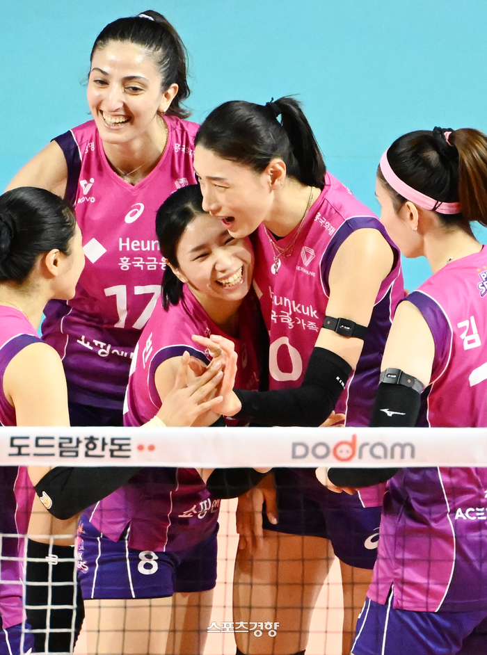 V리그 복귀 뒤 챔프전 놓치지 않았던 김연경, 이번에는 1라운드 전승 “KOVO컵 부진이 약, 아직 5라운드 남았다”