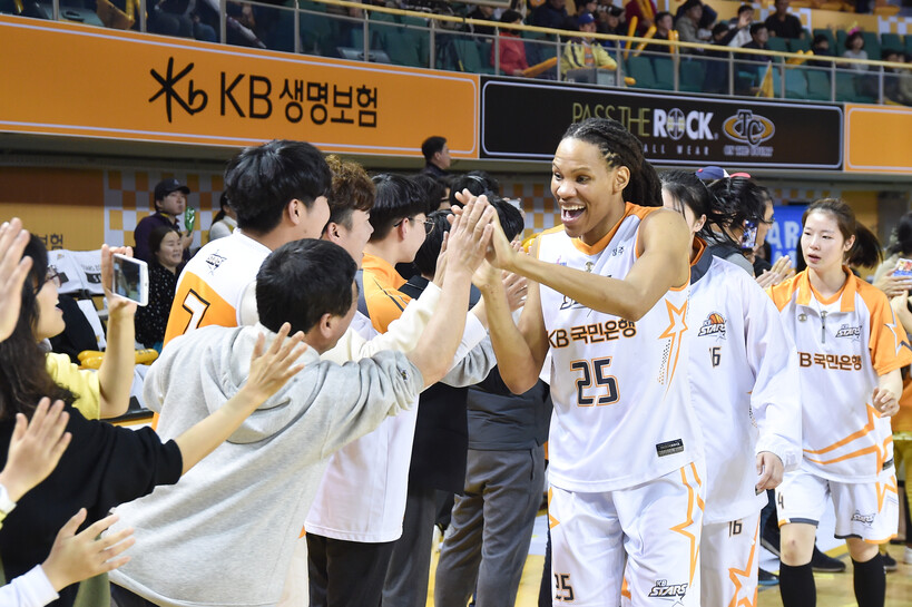 “고향에 돌아온 기분” 왕년의 외국선수 MVP가 청주를 찾은 사연