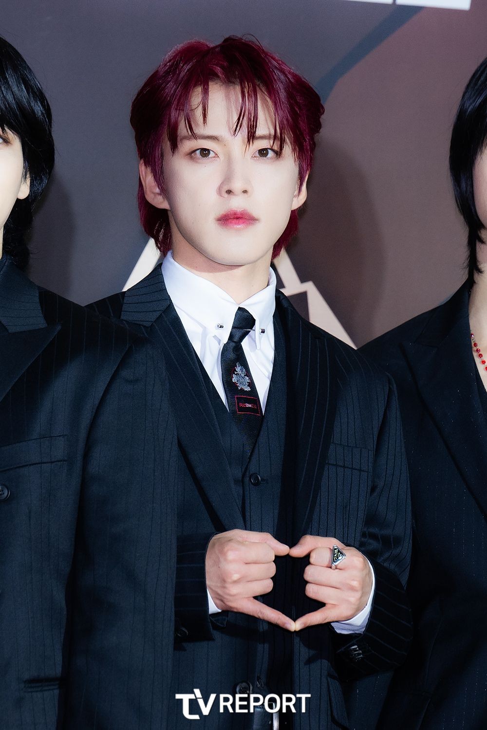 [T포토] JO1 준키 '불꽃 눈빛 + 손하트'