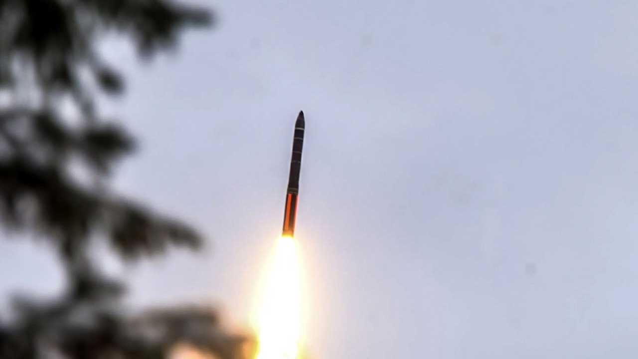 "러 발사 ICBM은 RS-26 루베즈"‥사거리 5800㎞에 핵탄두 탑재가능