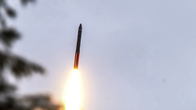 크렘린궁 ‘침묵’ 속 러 매체 “ICBM 발사 소문…비정상적 폭발”