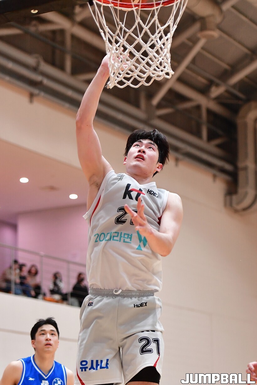 [D리그] ‘박선웅 폭발-이두원 골밑 지배’ KT, KCC 추격 뿌리치고 D리그 연승 행진