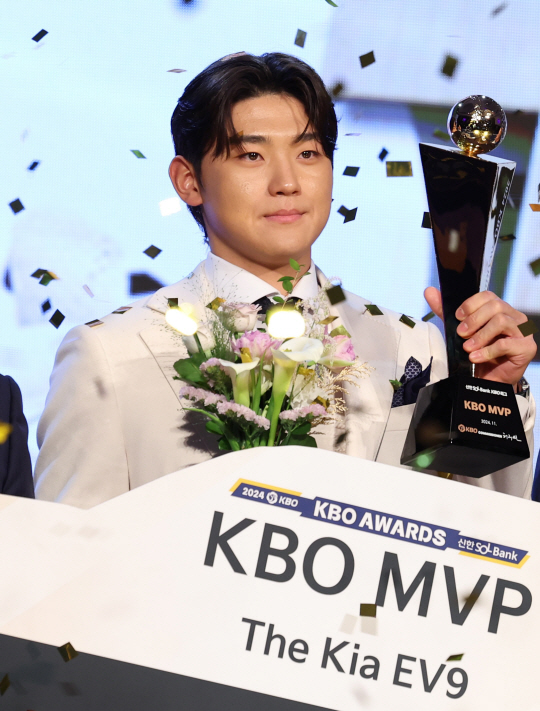 101표 중 95표 싹쓸이…KIA 김도영, 데뷔 3년 만에 MVP 수상
