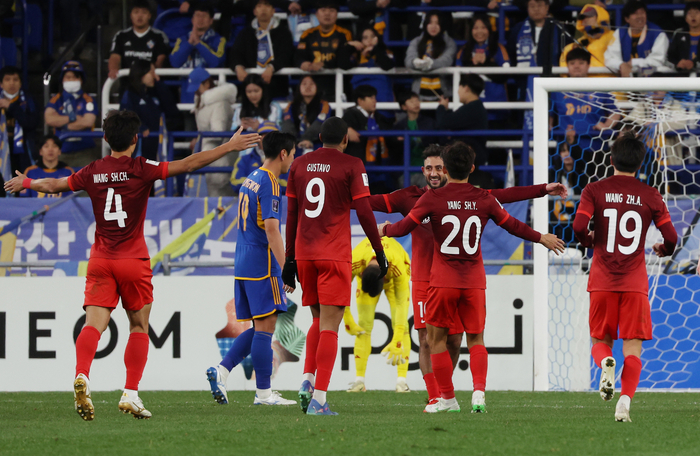 K리그 3연패 울산, 참담한 굴욕···상하이 외국인 듀오에 해트트릭+도움 해트트릭 헌납 ‘ACLE 5전 전패’