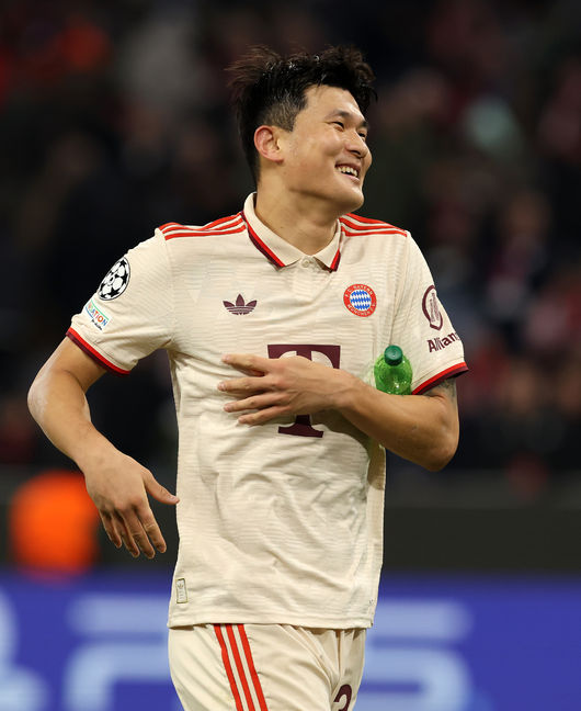 '7G 연속 무실점+결승골 쾅!' 김민재, UCL도 씹어먹었다...아킬레스건 부상에도 '이주의 팀' 선정