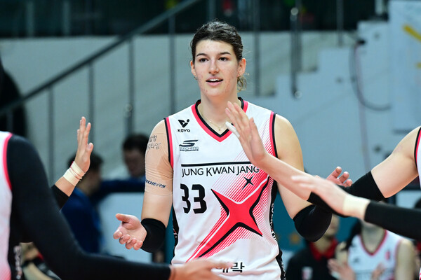 '올시즌 최고 경기력'… '부키리치-메가 45득점 합작' 정관장, IBK 상대 셧아웃승