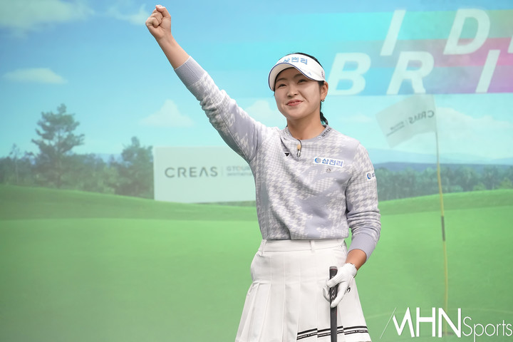 GTOUR 2025 | [mhn포토] 유현조, 주먹 불끈 버디 하나 추가요