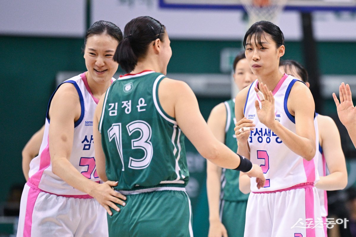 WKBL 통산 최다 8147점 하나은행 김정은, ‘레전드 오브 레전드’로!