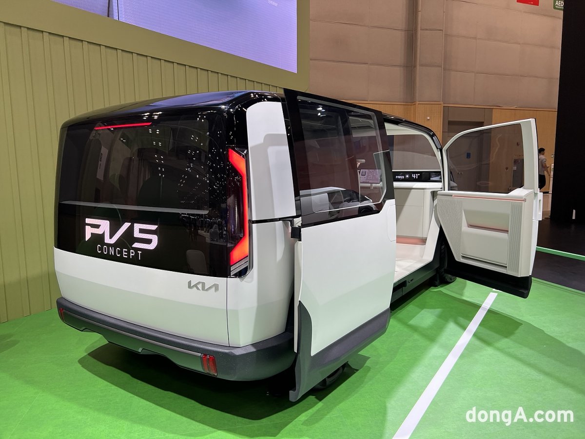 기아 신사업 PBV 첨병 ‘PV5’, 경상용차 시장 방향성 제시… 英서 내년 주목할 차 선정