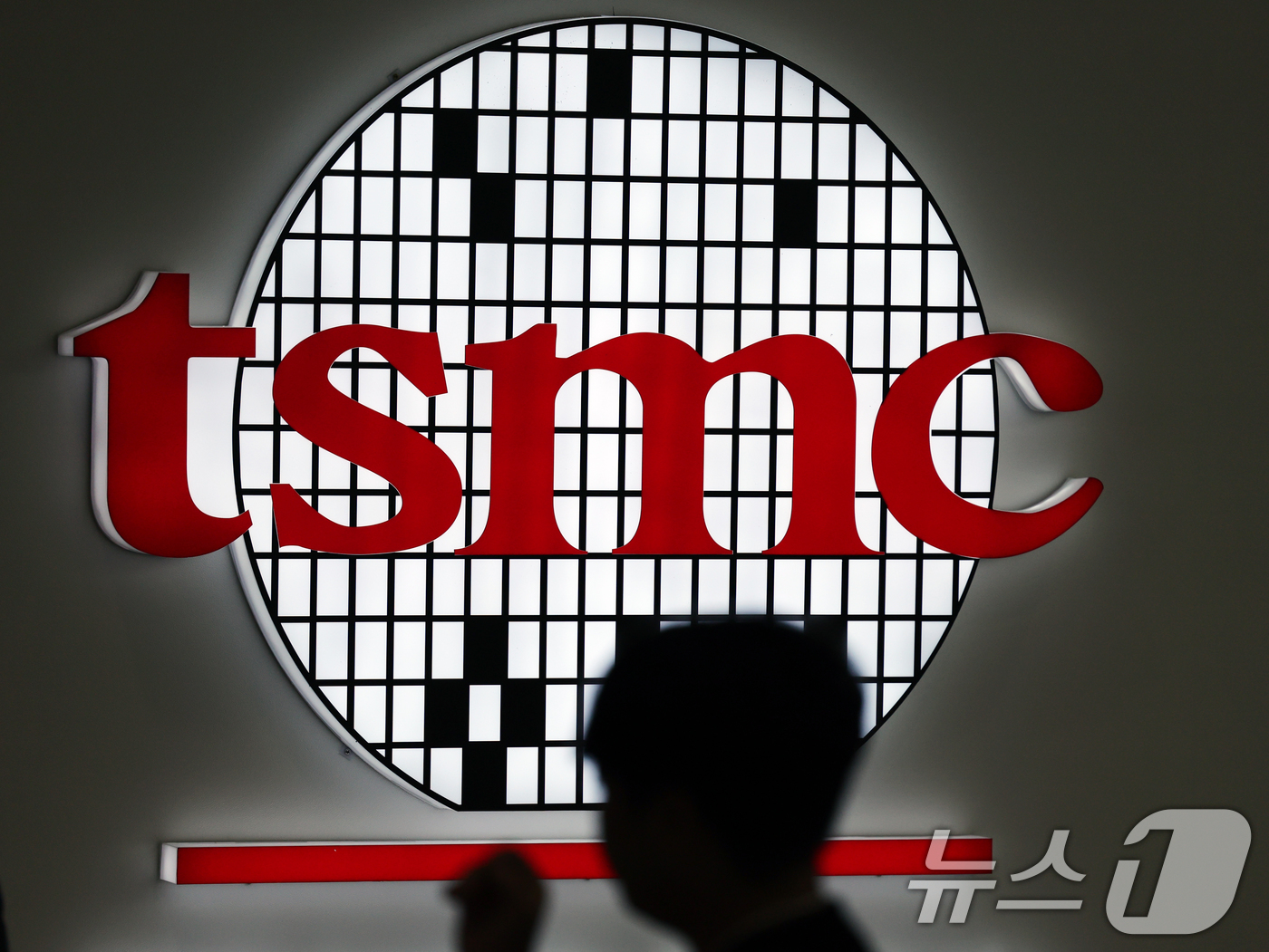 "언젠가 극복" 삼성전자 다짐했지만…'月매출 12조' 아득한 TSMC