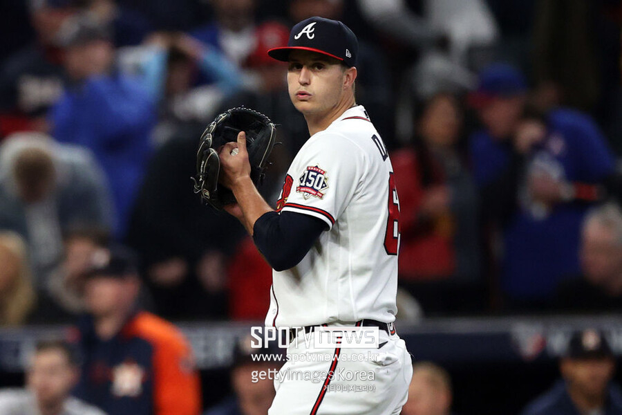 올해 ML서 150km 던진 투수가 롯데에 왔다…WS 선발 등판 이력도 주목, 반즈와 공포의 좌완 원투펀치 완성