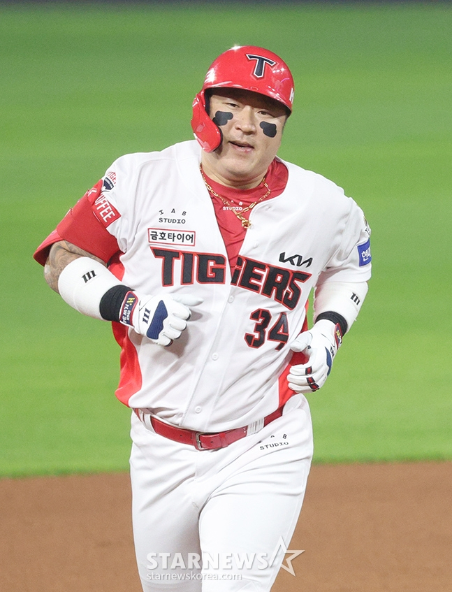 '허... 26홈런도 부족했나' KIA, ML 88홈런 거포 영입 초읽기... 우승팀은 왜 '커리어하이' 소크라테스 교체를 결정했나