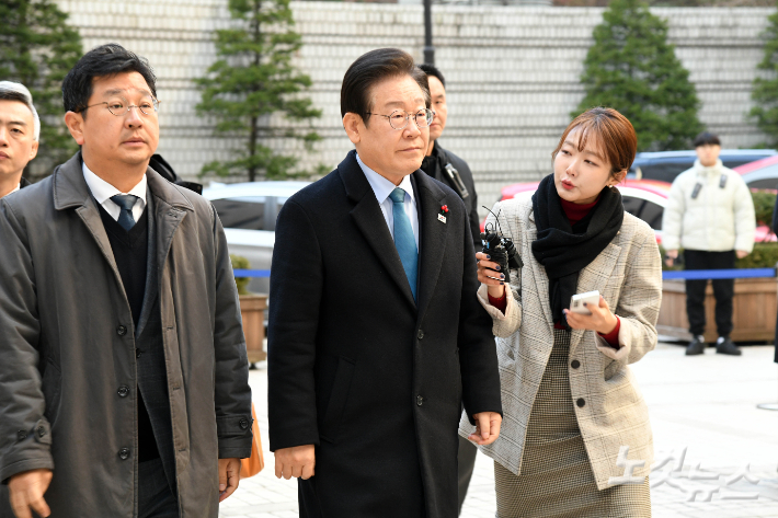 이재명 쌍방울 대북송금 법관 기피신청…재판 중단