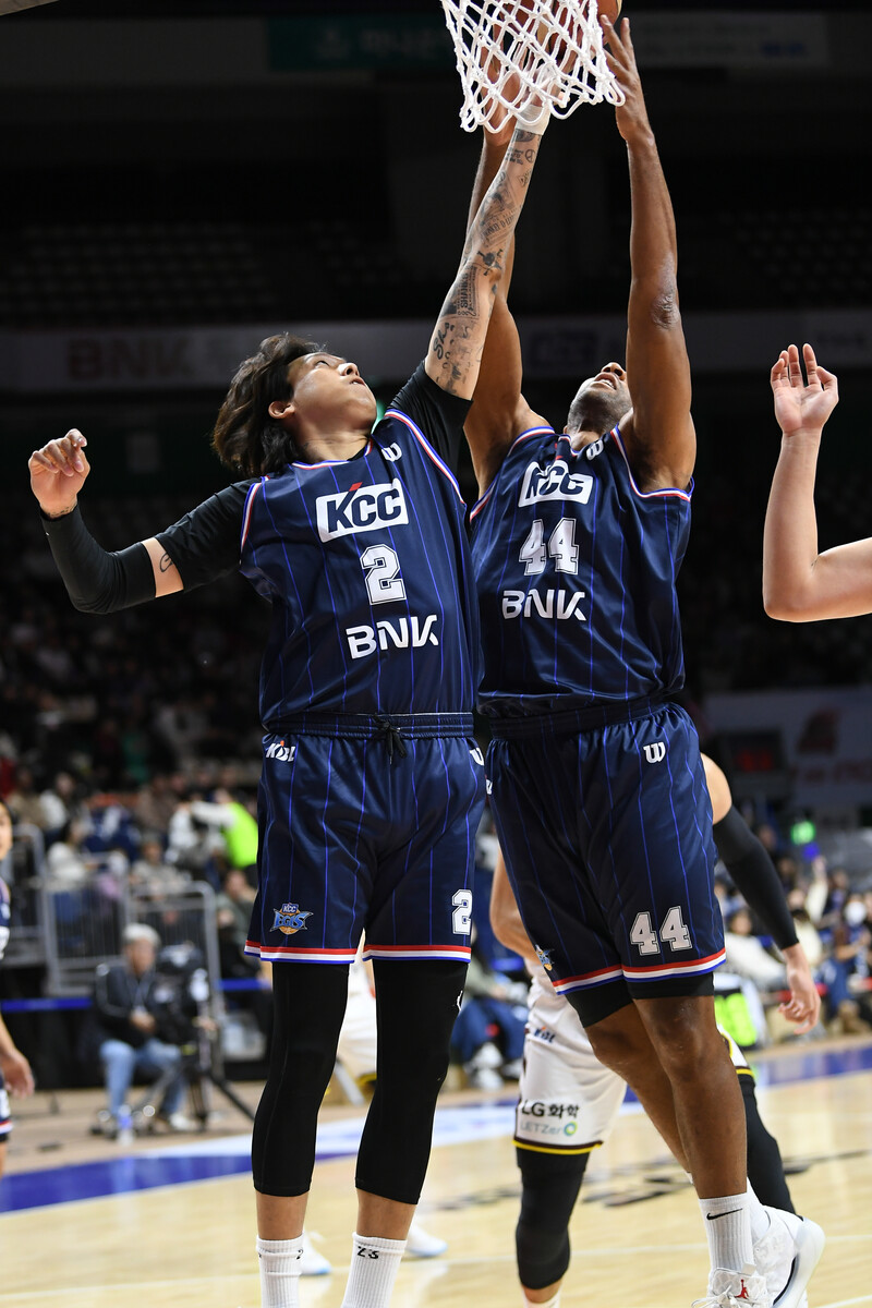 [KBL 2라운드 리뷰] 5할 승률의 KCC, 완전체는 아직