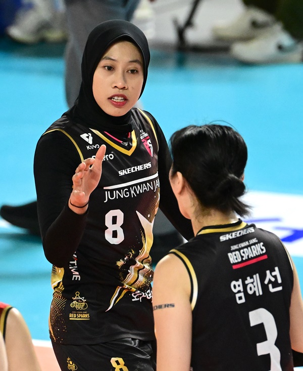 '메가 33점' 정관장, GS칼텍스에 역전승…6연승 질주