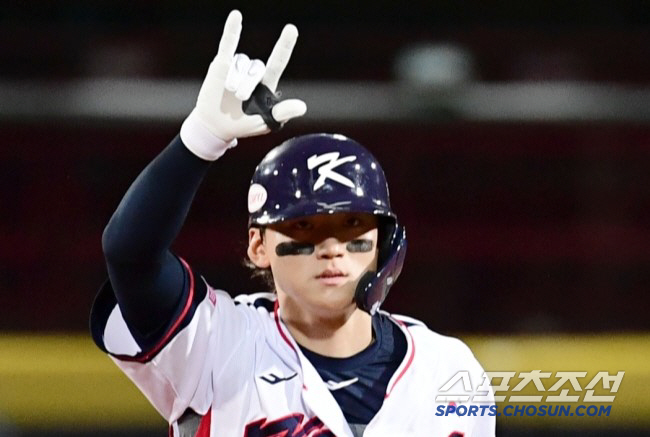 '보는 눈은 같네...' 1차지명→KBO MVP→프리미어12 톱3. 벌써 국제용 도장 쾅. 김도영의 피날레, 연봉도 최초 4억원 기대. '바람의 손자' 넘을까[SC 포커스]
