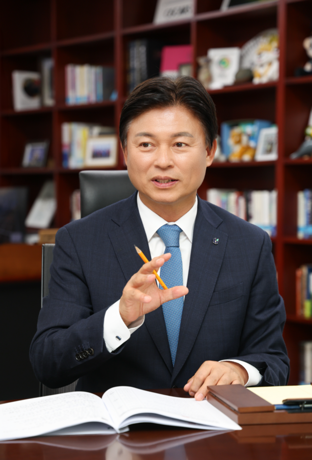 [b11 인터뷰] 바사니 재계약은 시작일 뿐...부천FC 조용익 구단주 "목표는 K리그1 승격! 이 여정에 언제나 함께할 것"