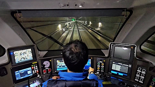 [르포] 서울역서 탄 GTX-A, 22분만에 파주 도착…지하 50m서 쾌속질주