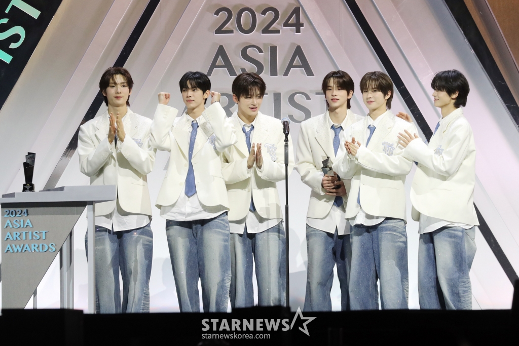 TWS, 'AAA 2024' 2관왕..올해 최고 신인 입증 "42 고마워"