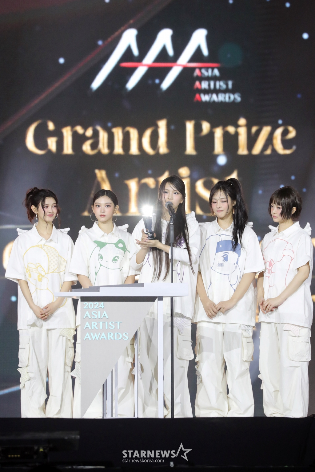 뉴진스, 'AAA'서 3년 연속 대상..'올해의 가수' 위용