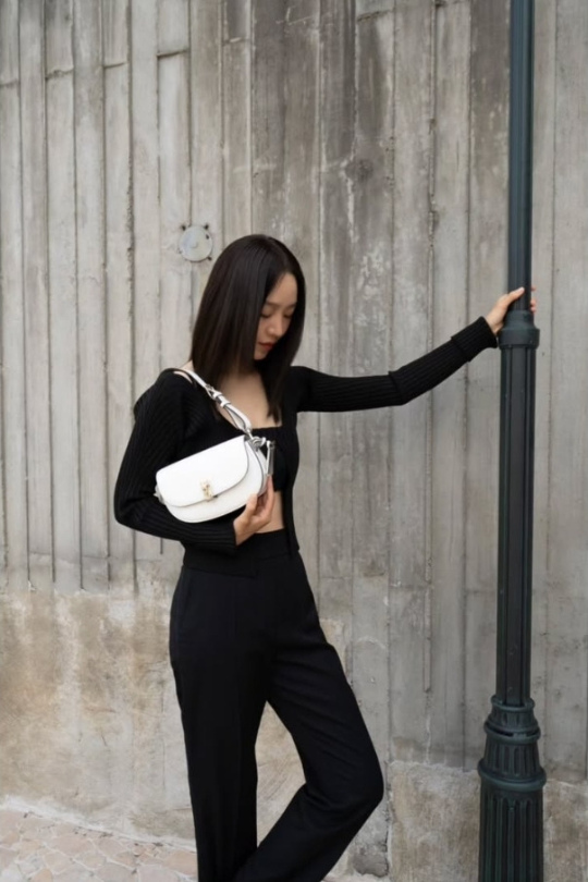 삼겹살+라면 4봉지먹는데 49kg 가녀린 몸매,172cm 큰 키까지 다 가진 여배우 크롭룩