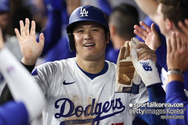 18관왕 실화? "MLB 155년 역사상 누구도 상상 못한 업적" 오타니, 스포팅뉴스 선정 '올해의 남자 선수' 영광 차지