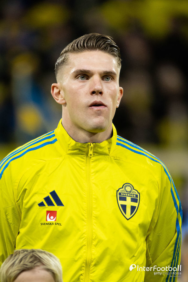 맨유 충격 4연패→강등 위기 처해...급해진 아모림, 보드진에 '여름 말고 겨울에 요케레스 영입해 줘!'