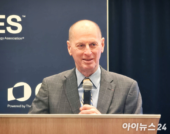 "트럼프 中 관세 어떻게 보십니까?"⋯美 CTA CEO의 답변은 [CES 2025]