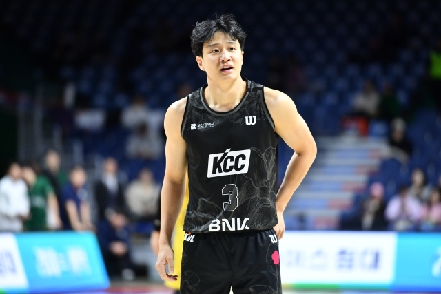 ‘부상 병동’ KCC 초비상! ‘파이널 MVP’ 허웅, 종아리 파열 부상…일주일 재활 후 복귀 여부 결정