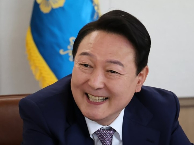 윤석열 지지율이 올라?…유시민 "자기들끼리 마약 나눠먹는 것"