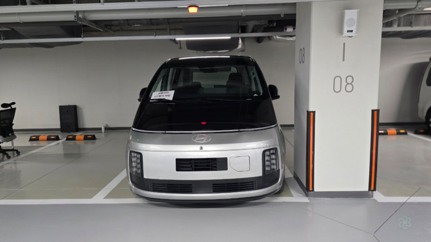 “캠핑카로 낙첨!” 350km 달리는 스타리아 EV 실차 포착 | 더드라이브